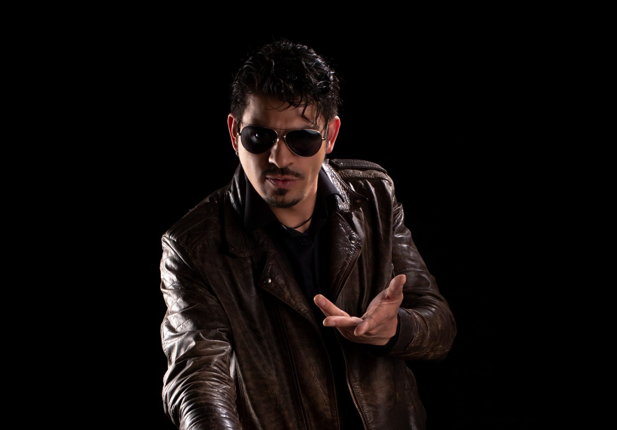 Mira ‘Ya va siendo hora’, el nuevo lanzamiento de Alejo Villalobos